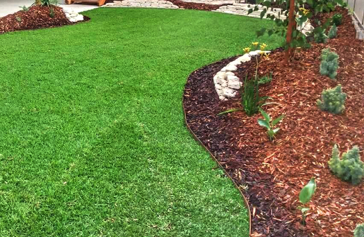 5 edging materials for your lawn - Lawn Solutions Australia