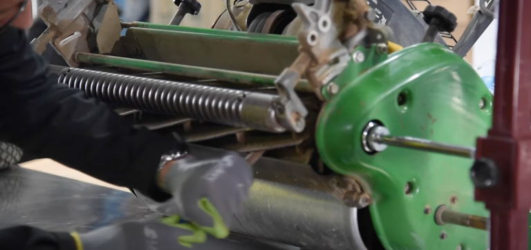 How to Back Lap a Cylinder Mower - Lawn Solutions Australia